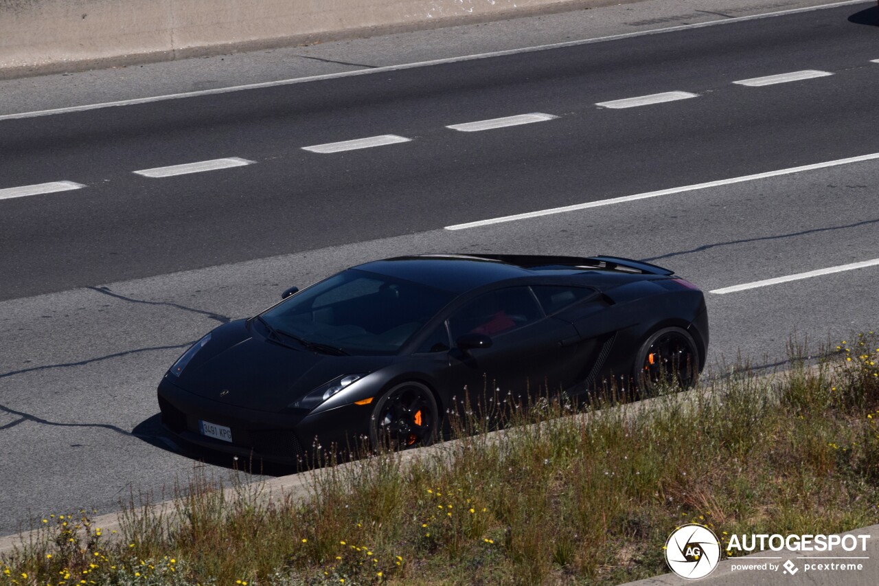 Detail on 2004 Lamborghini Gallardo ZHWGE11S64LA01142