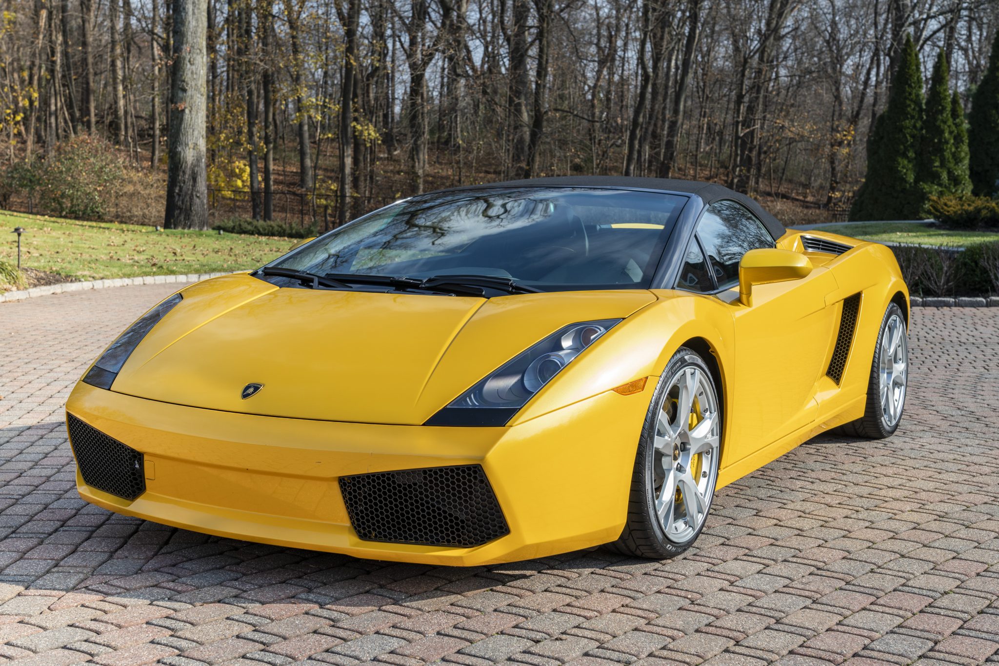 Lamborghini information resource and Car chassis database