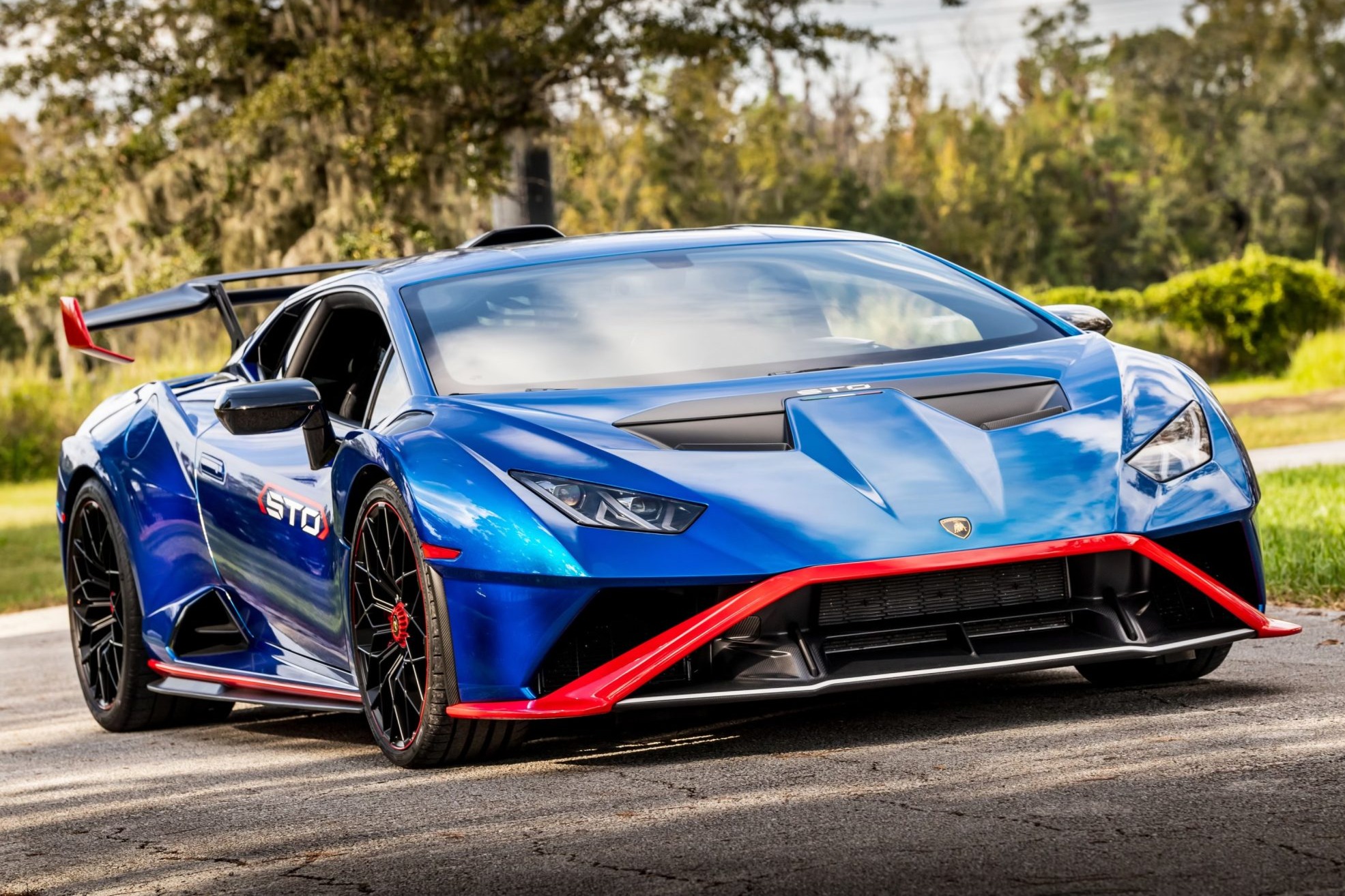 Lamborghini information resource and Car chassis database