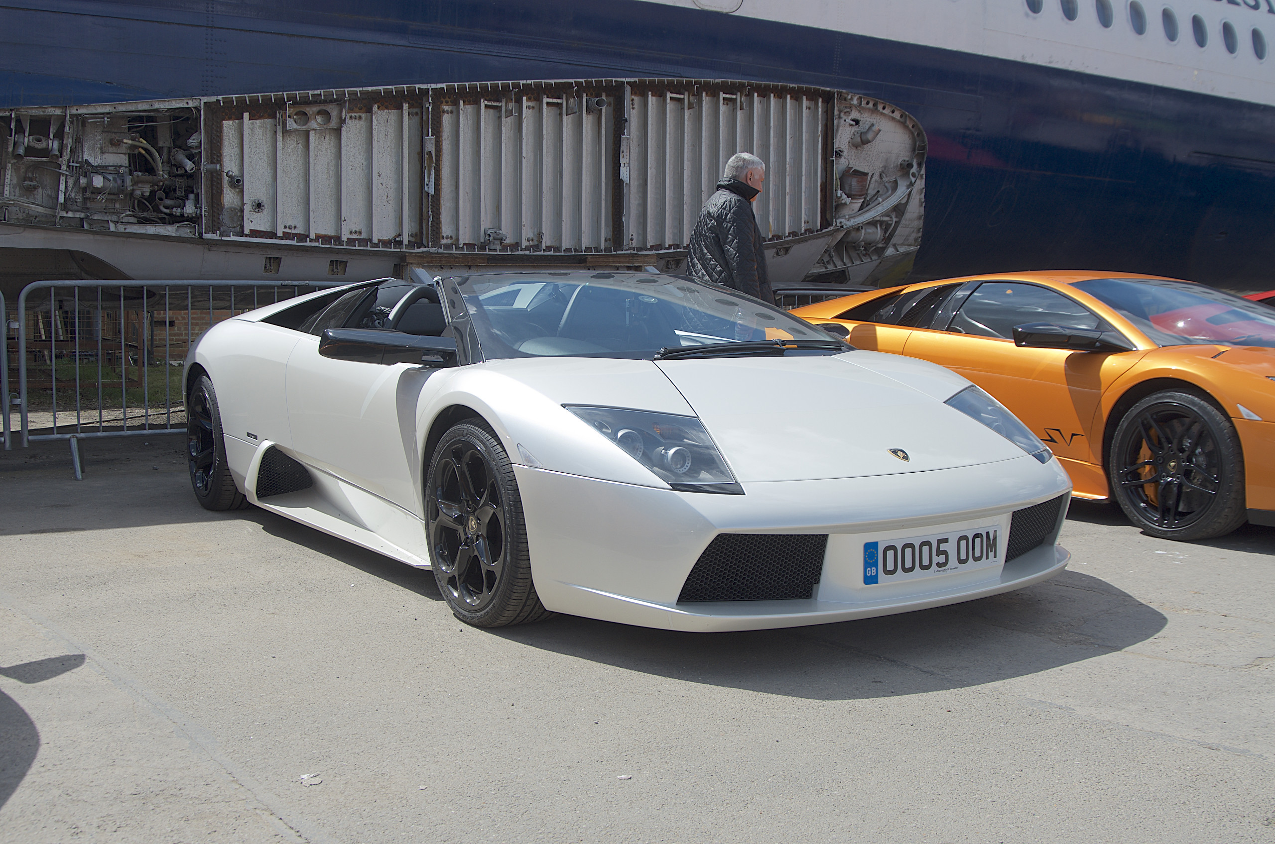 Lamborghini information resource and Car chassis database